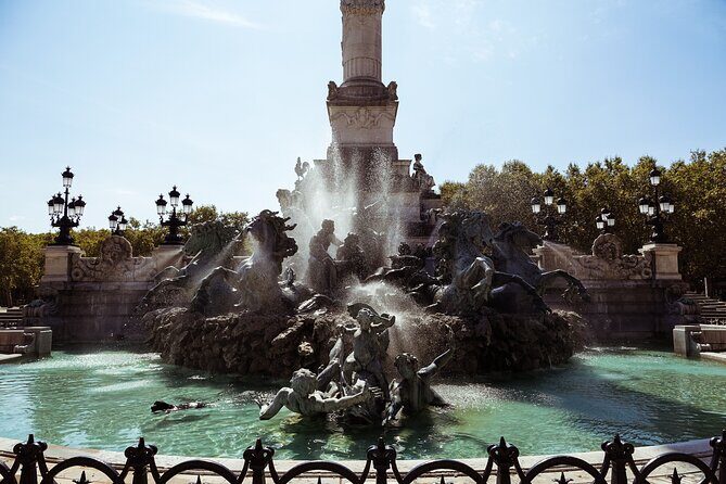 Bordeaux Free Walking Tour with a Glass of Wine - What Makes This Tour Stand Out