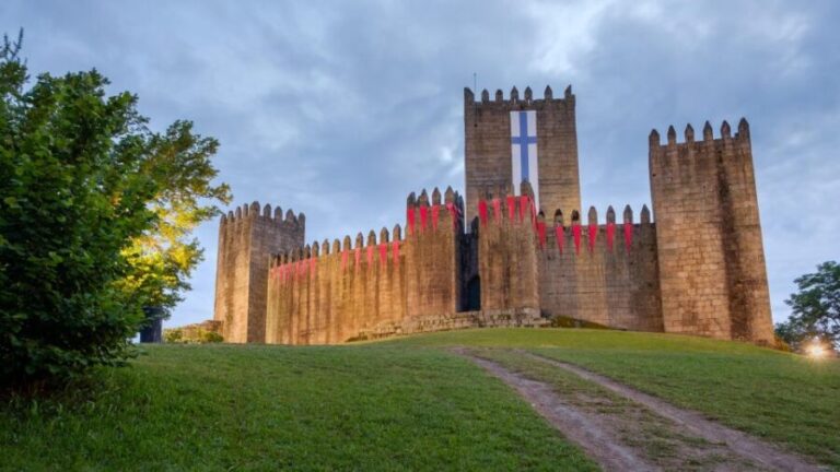 Braga & Guimarães Full-Day Tour from Porto - Guimarães: Portugal’s Birthplace