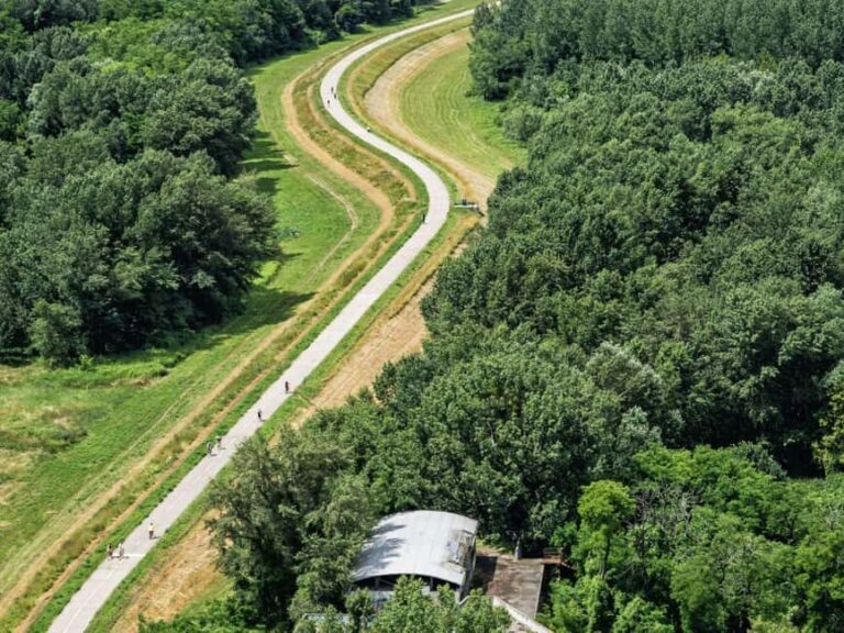 Bratislava: City and Iron Curtain and Bunker by E-Bike Tour - Why Choose This Tour?