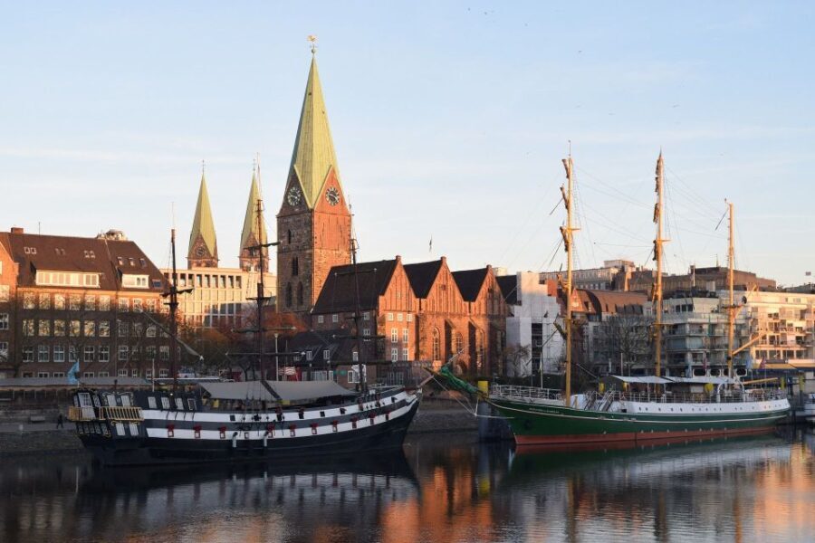 Bremen: Private Walking Tour with a Professional Guide - Who Should Consider This Tour?