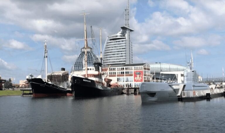 Bremerhaven: Sailor's yarn, legends and sea walking tour - Value and Practical Considerations