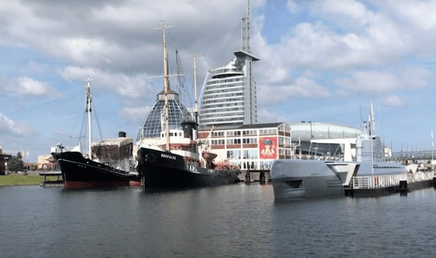 Bremerhaven: Sailor's yarn, legends and sea walking tour - Value and Practical Considerations
