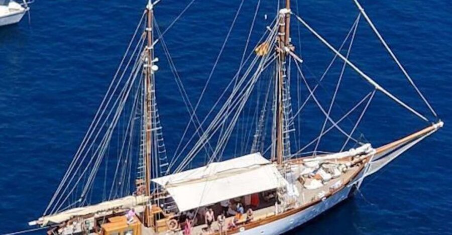 Brunch at sea in the Frioul Archipelago - What Makes This Experience Stand Out?