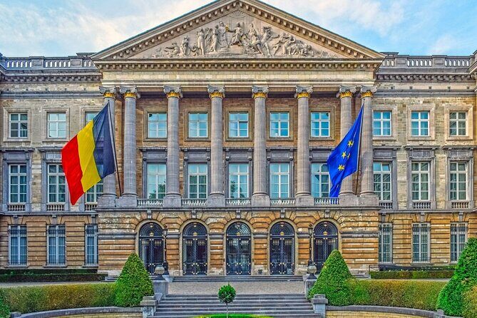 Brussels 2-Hours Walking Tour: Must-See Highlights in the Center - Exploring the Brussels 2-Hour Walking Tour