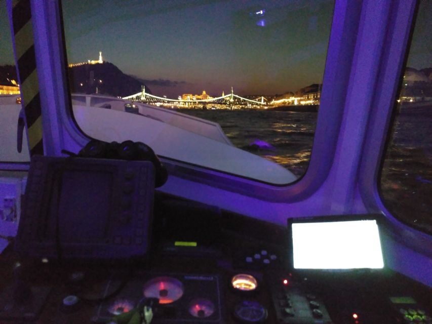 Budapest: 1-Hour Private Boat Cruise - Detailed Breakdown of the Itinerary