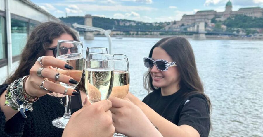 Budapest: 1 hr Sunshine Booze Cruise with Prosecco - Who Is This Cruise Best For?