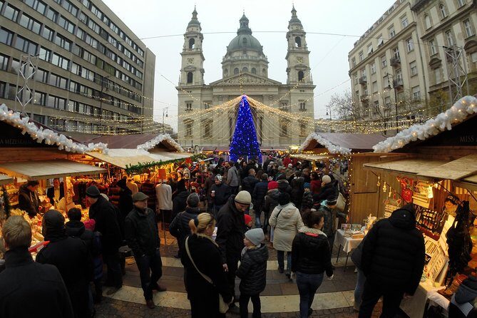 Budapest Christmas Walking Tour & Entry to St Stephen's Basilica - The Majestic St. Stephen’s Basilica