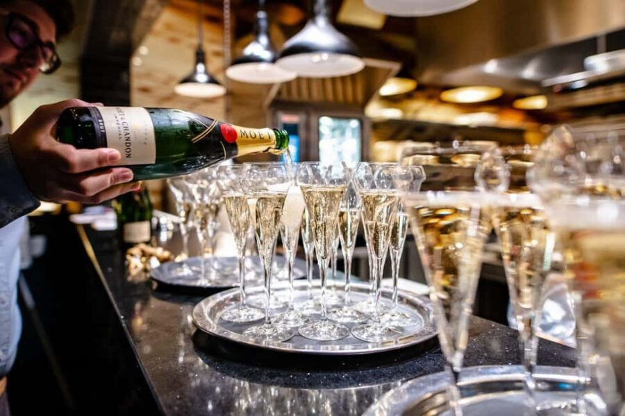 Budapest: Dinner and Live Hungarian Music - Is it Worth the Price?