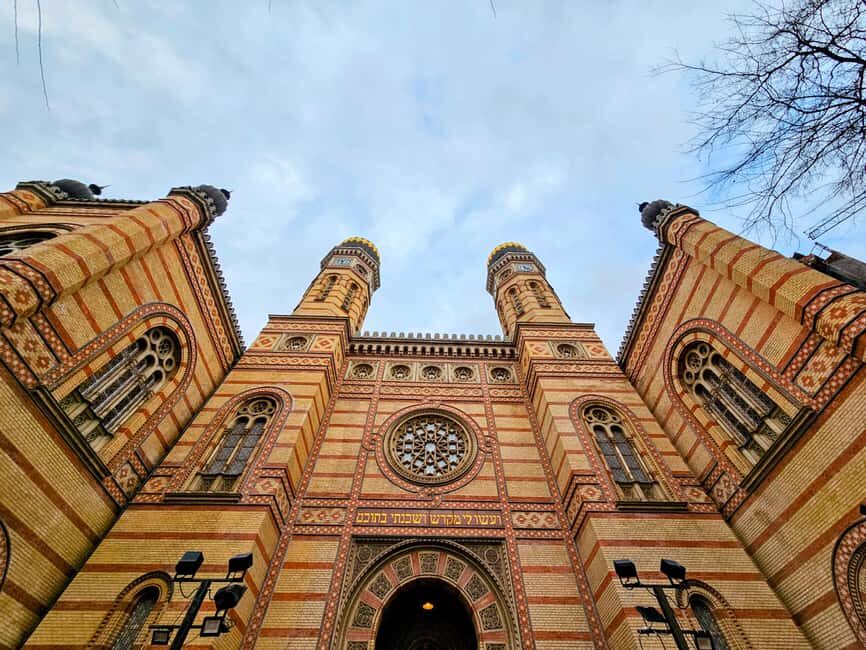 Budapest: Downtown gems of Pest - The Scenic Walk Along the Danube