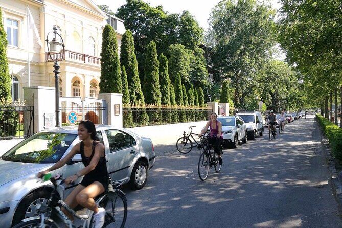 Budapest Highlights Bike Tour with a local guide - Why Choose This Tour?