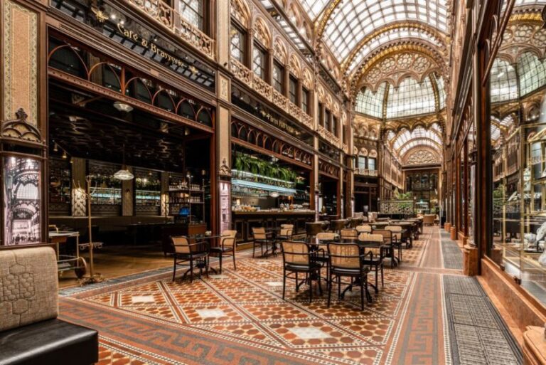 Budapest: Párisi Passage Restaurant 3-Course Menu - Exploring the Experience: What to Expect