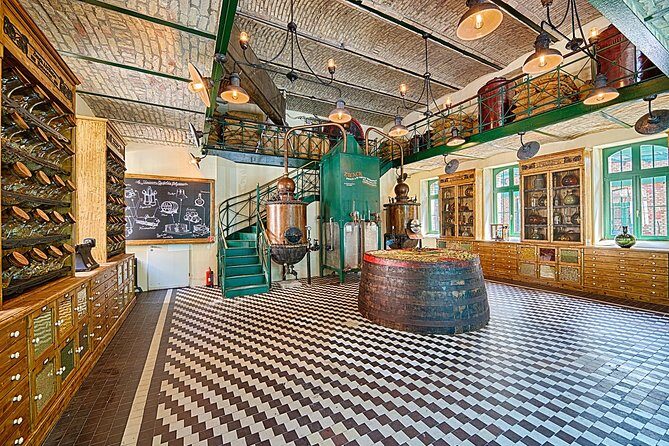 Budapest Tuk Tuk Tour with House of the Unicum Distillery Visit - Detailed Breakdown of Stops and What to Expect