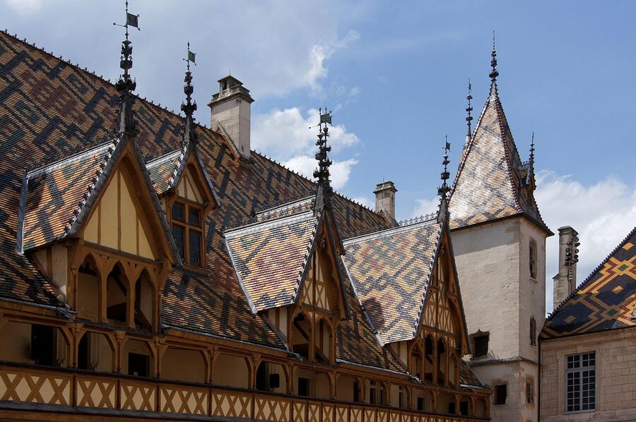 Hospices de Beaune polychrome glazed tile roof Hôtel-Dieu Burgundy