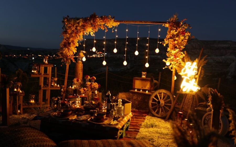 Cappadocia: Romantic Concept Dinner in the Valley - The Decor & Atmosphere