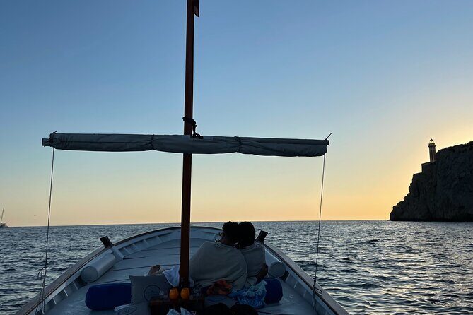 Capri Boat tour in 3 hours - FAQs