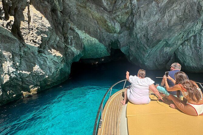 Capri Island Private Boat Tour Experience - A Detailed Breakdown of the Itinerary