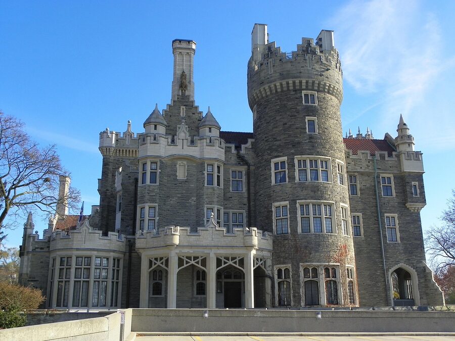 Casa Loma Toronto castle exterior full view