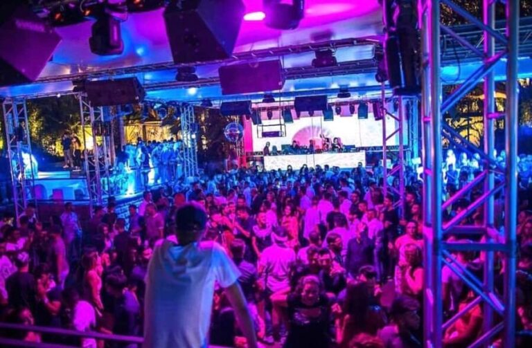 Catania Guided Bar Crawl in the Old Town - Group Size, Timing, and Flexibility