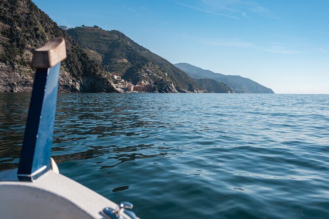 Catch the Sun, Skip the Crowds: 5Terre w Aperitivo&Snorkel - The Guides and Their Role in Your Experience