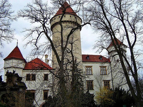 Cesky Krumlov Private day trip from Prague with Lunch and Castle admission - FAQ