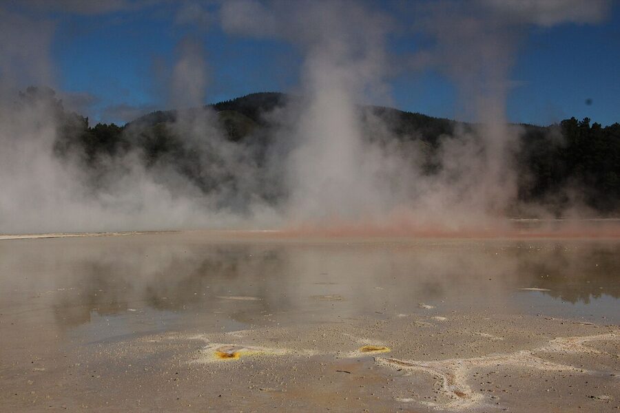 Champagne Pool steam Wai-O-Tapu
