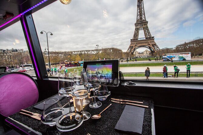 Champs-Elysées Lunch and Champagne on a Panoramic Bus - Audio Commentary and Comfort