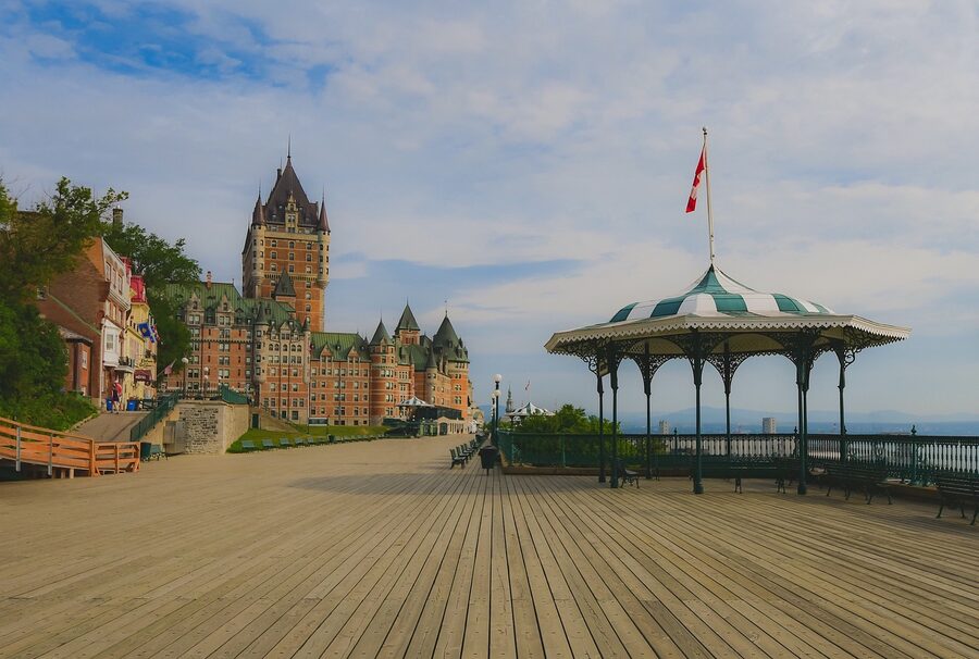 Promenade kiosk on Dufferin Terrace in front of Chateau Frontenac