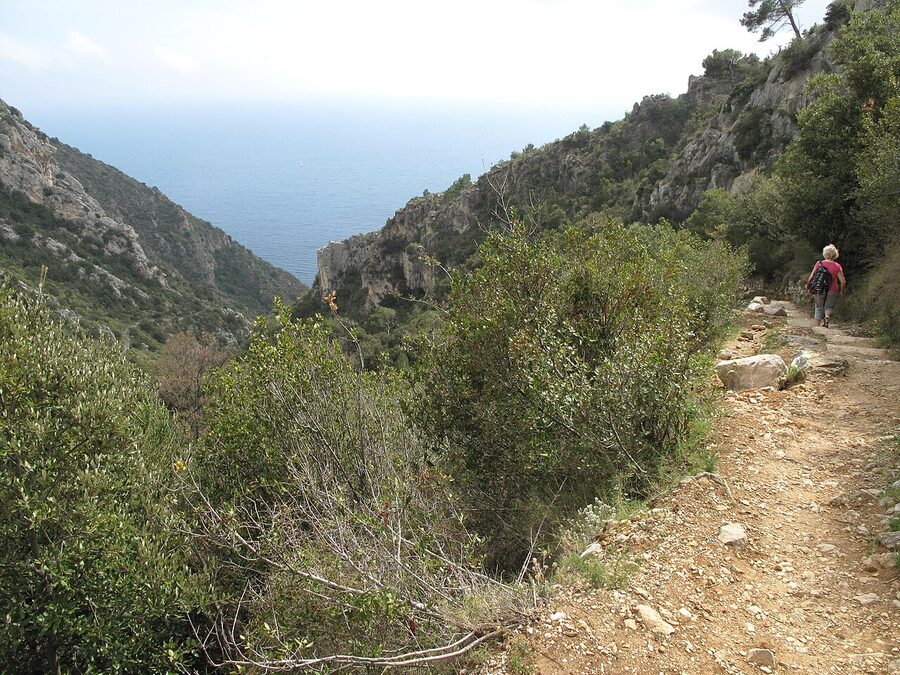 Switchback section of the Chemin de Nietzsche