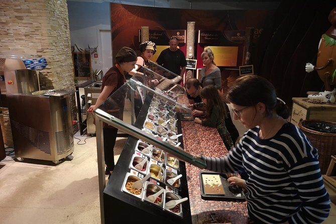 Chocolate, Cheese and Wine Tour in Luzern region - Visiting Chocolate Makers: Sweet Swiss Traditions