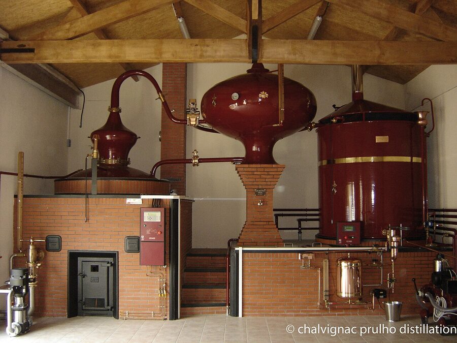 Alambic Charentais traditional copper pot still cognac distillation