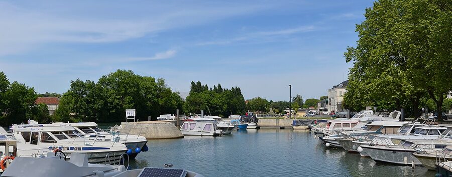 Cognac port de plaisance pleasure boats on the Charente river