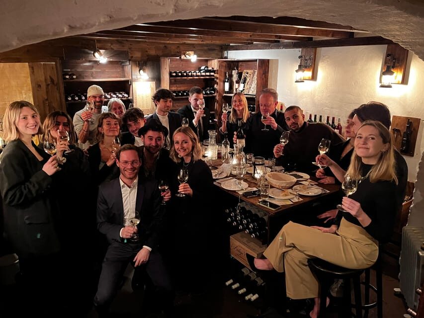 Cologne-Nippes: Gourmet wine tasting with cheese platter - A Closer Look at the Experience