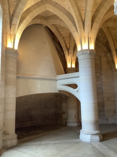 Conciergerie medieval kitchen fireplace Paris
