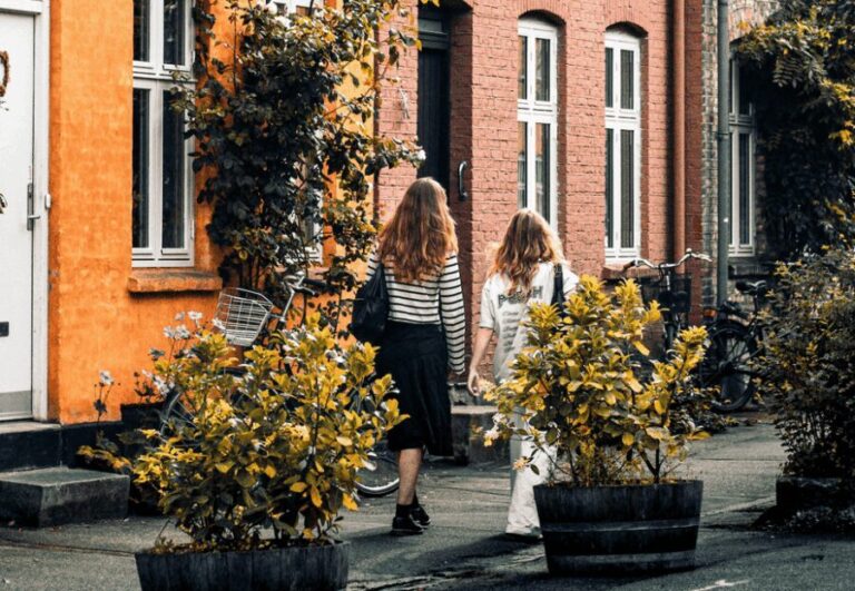 Copenhagen: Hygge & Highlights Walking Tour with Local Guide - Detailed Breakdown of the Itinerary