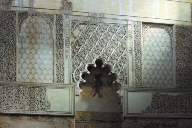 Córdoba: Alcázar and Jewish Quarter 2-Hour Guided Tour - Who Will Love This Tour?