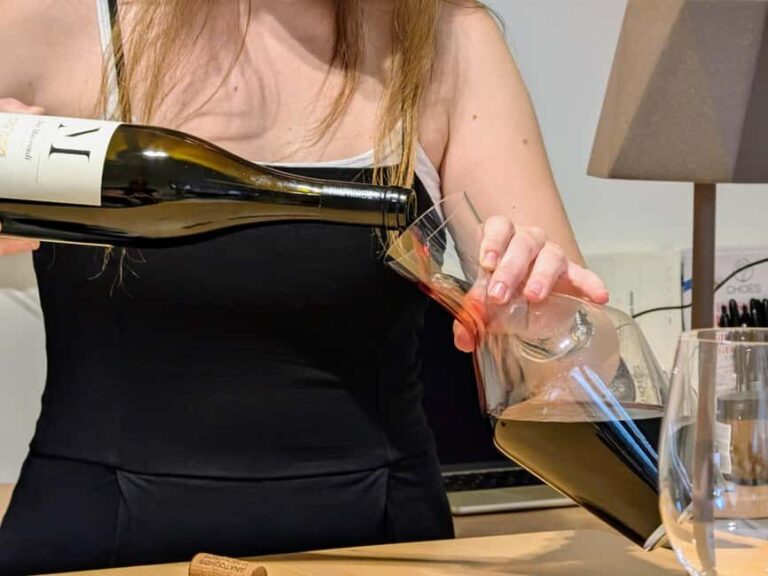 Corfu Old Town: Boutique Wine Tasting at CHOES Reserve - Food and Pairings