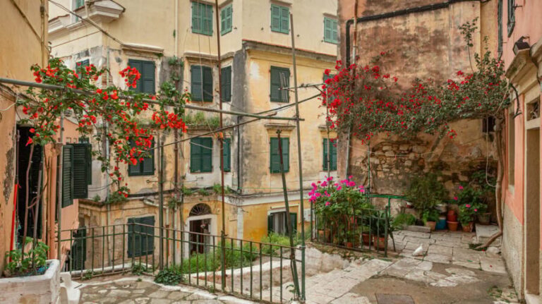 Corfu: Old Town Guided Walking Tour Small Group - What to Expect During Your Walk Through Corfus Historic Heart