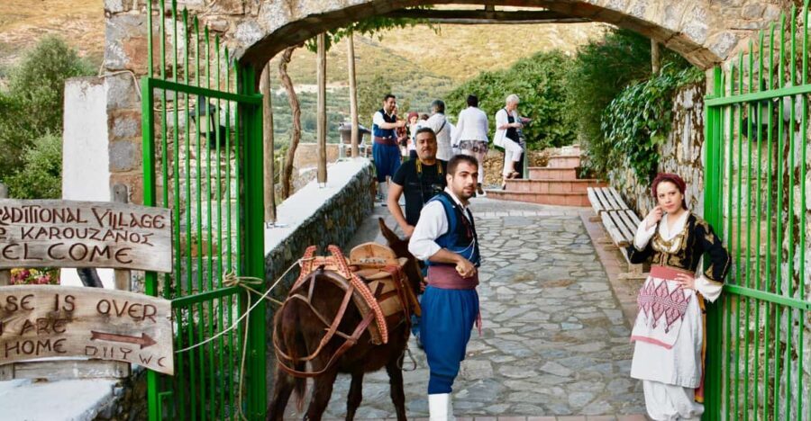 Crete: Traditional Cretan Night: Live Show and Dinner - Practical Tips and Considerations