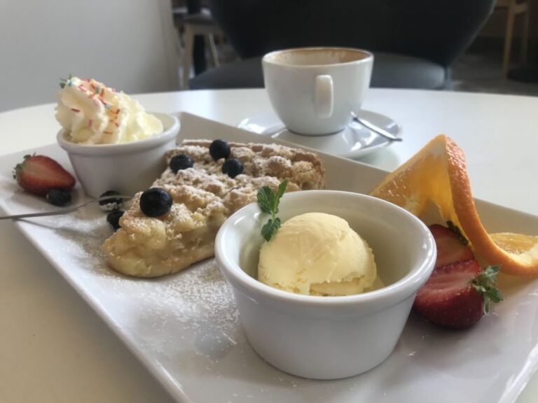 DAILY Warsaw Traditional Food Tasting & Guided Old Town Tour - Authenticity and Quality of Food