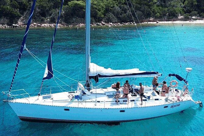 Day trip by sailing boat Capo Codacavallo and Molara - FAQ