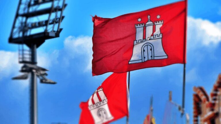 Die Kiez-Kapitän Hamburger Stadtführung & Speicherstadt Tour - The Story of Hamburg’s Resilience: St Nikolai Memorial and Deichstrasse