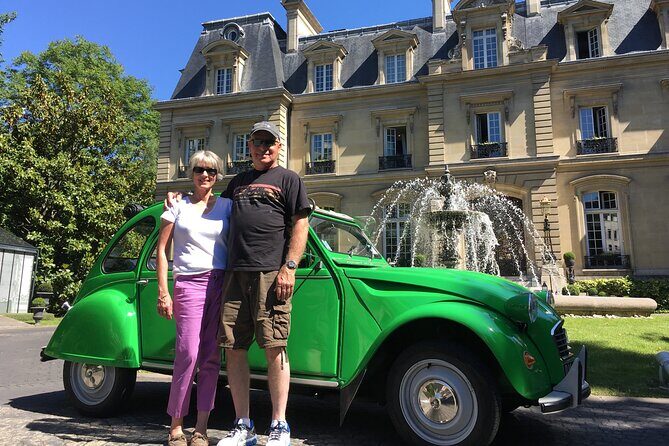 Discover Paris in a Classic French Car (2cv) - Meeting and Pick-up