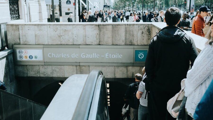 Charles de Gaulle Etoile metro entrance Paris