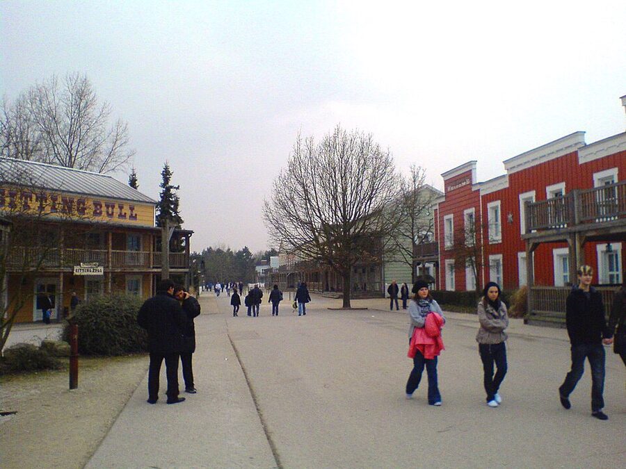 Hotel Cheyenne wooden western frontage