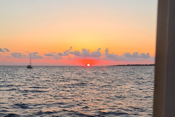 Dreamy Cruise sunset tour with dinner and unlimited wine! - Who Would Love This Tour?