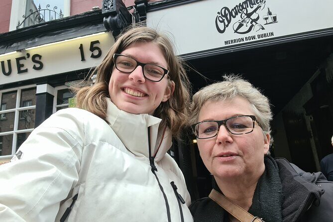 Dublin Old Town: Famous Pubs Exploration Game and Tour - What You Can Expect