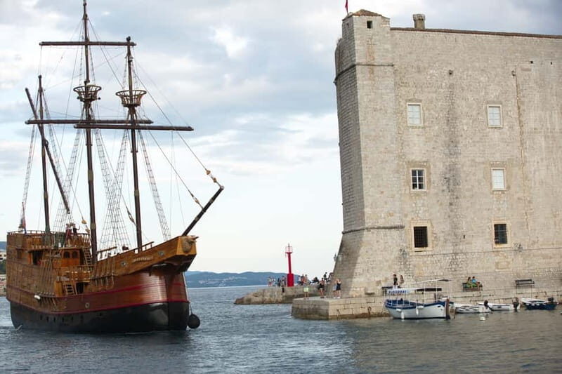 Dubrovnik Old Town Walking Tour and Cruise with Karaka - Who Should Consider This Tour?