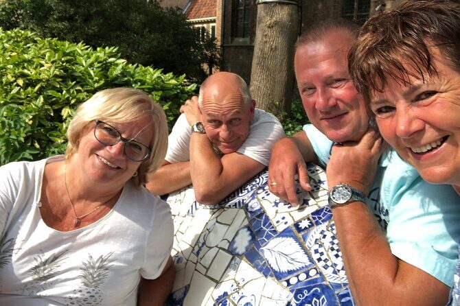 e-Scavenger hunt Goes: Explore the city at your own pace - Practical Considerations