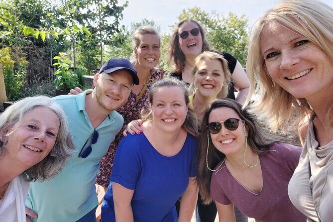 e-Scavenger hunt Volendam: Explore the city at your own pace - The Sum Up