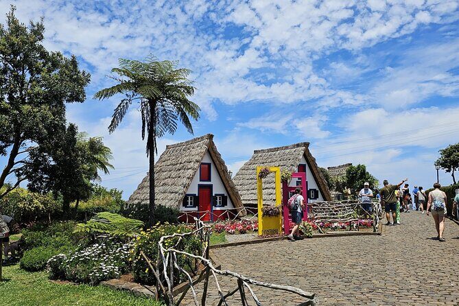 EAST: Pico do Arieiro & Laurissilva Forest - Full Day tour - Laurissilva Forest and Ribeiro Frio